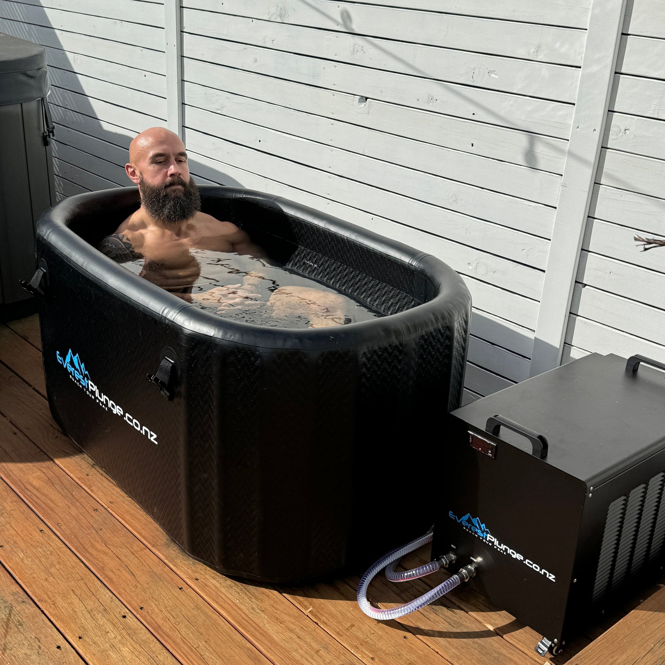 Black Cold plunge + EP1™ 1HP UV Filtered Cooling Motor – Everestplunge